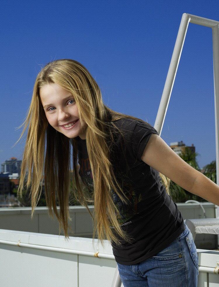 Norman Jean Roy - Norman Jean Roy 001 (7) - Abigail Breslin Photo ...